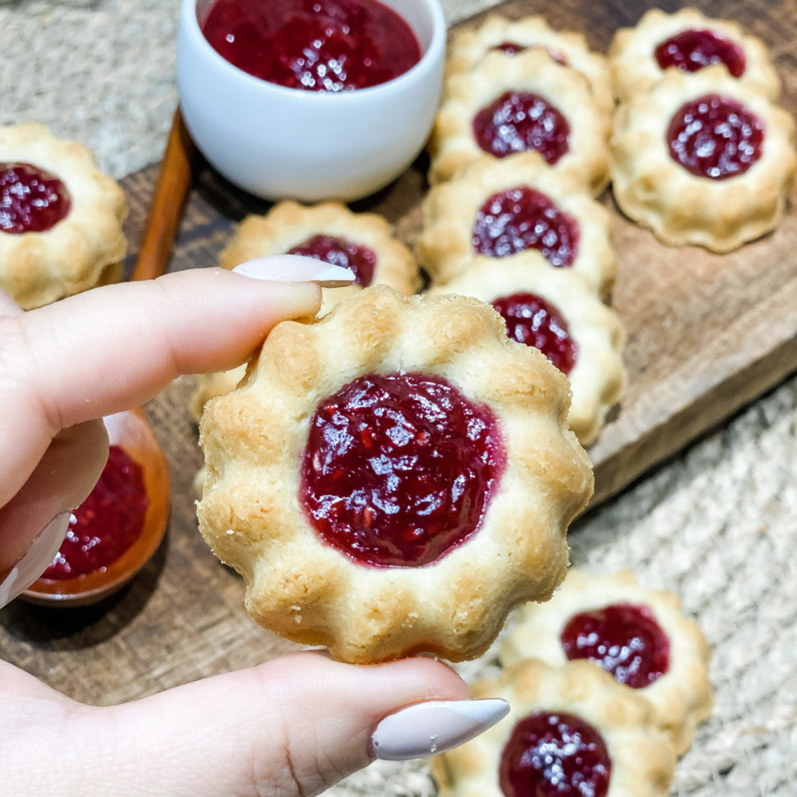 Recette de Sablés confiture très gourmande - laurafoodfamily.fr